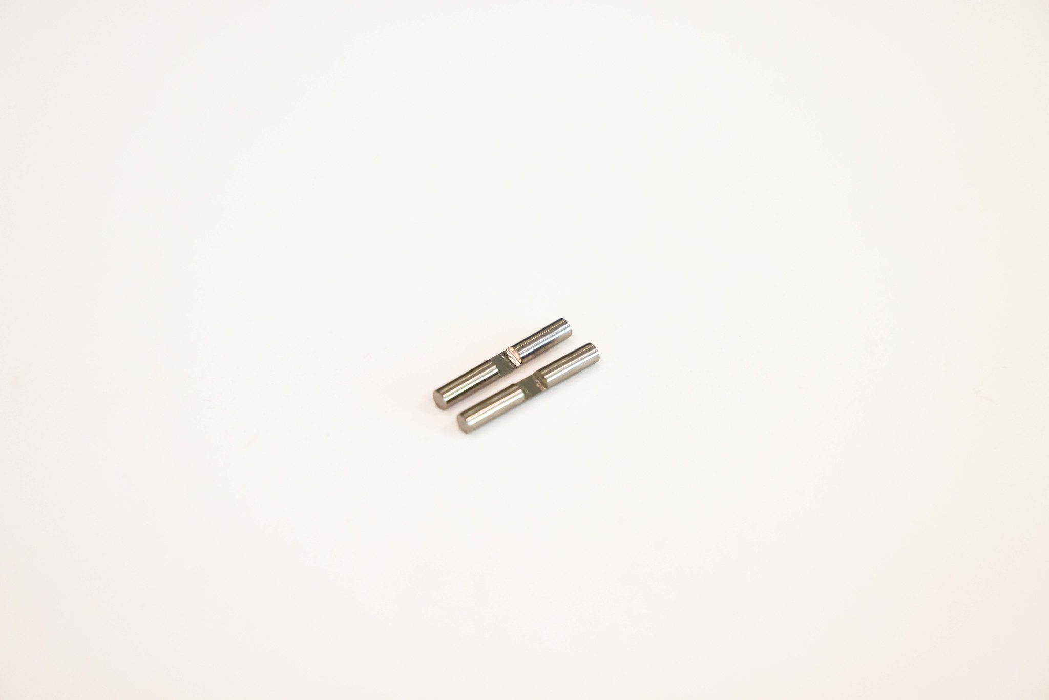 AE DR10 Titanium Gear Diff Cross Pins (2) – teambrood.net